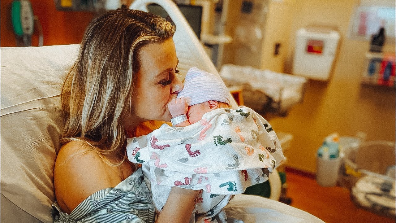 WE HAD OUR BABY! Meeting his siblings for the first time - YouTube