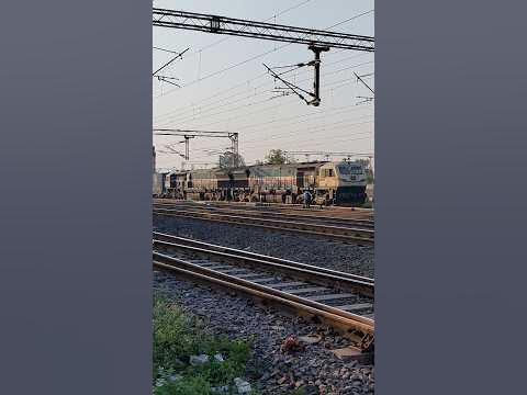 WDG4 Sound - EMD GT46MAC Double Diesel Engine From Diesel Loco Shed Gooty. - YouTube