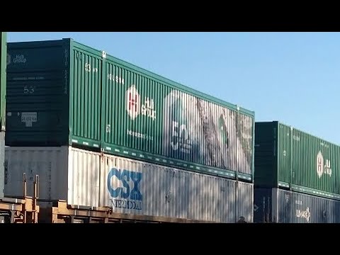 UP 5977 leads a southbound intermodal train - YouTube