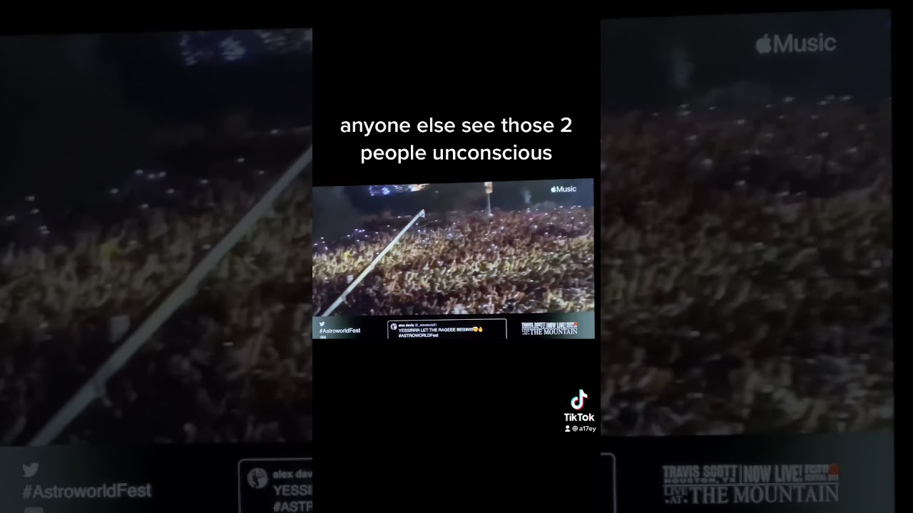 2 unconscious/dead bodies at ASTROWORLD 2021 - YouTube