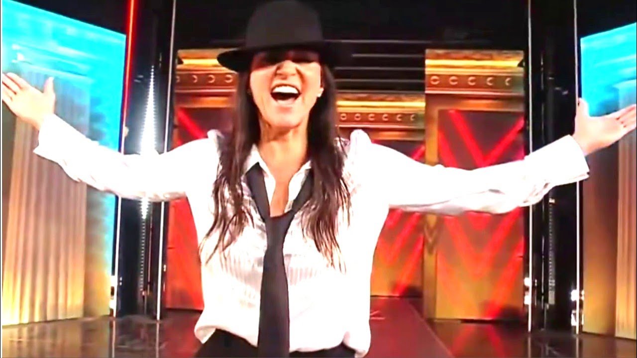 Stephanie McMahon Sexiest Dance Performance During WWE Hall of Fame ...