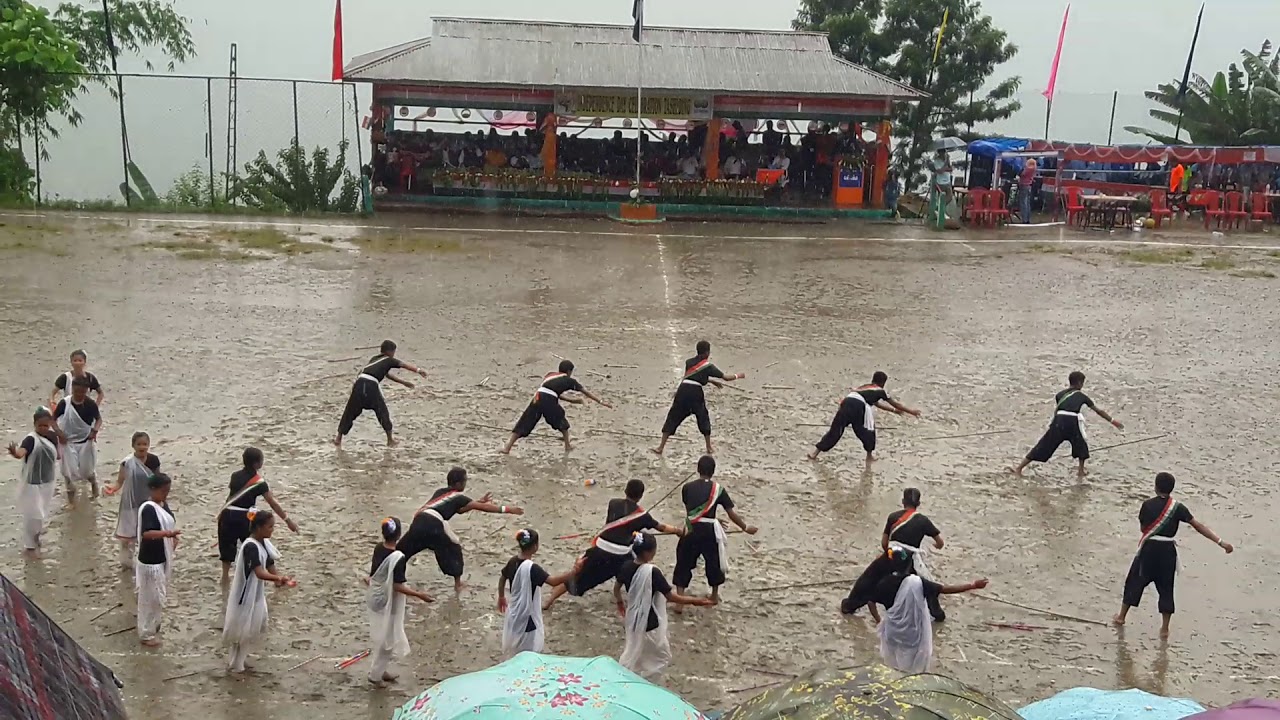 Hindi dance preformed by Tashiding sr sec.school.... - YouTube