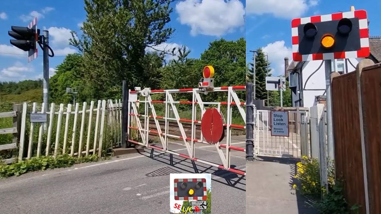 (Manual Gates, Lights, and Alarms) Hilton level Crossing, Derbyshire ...