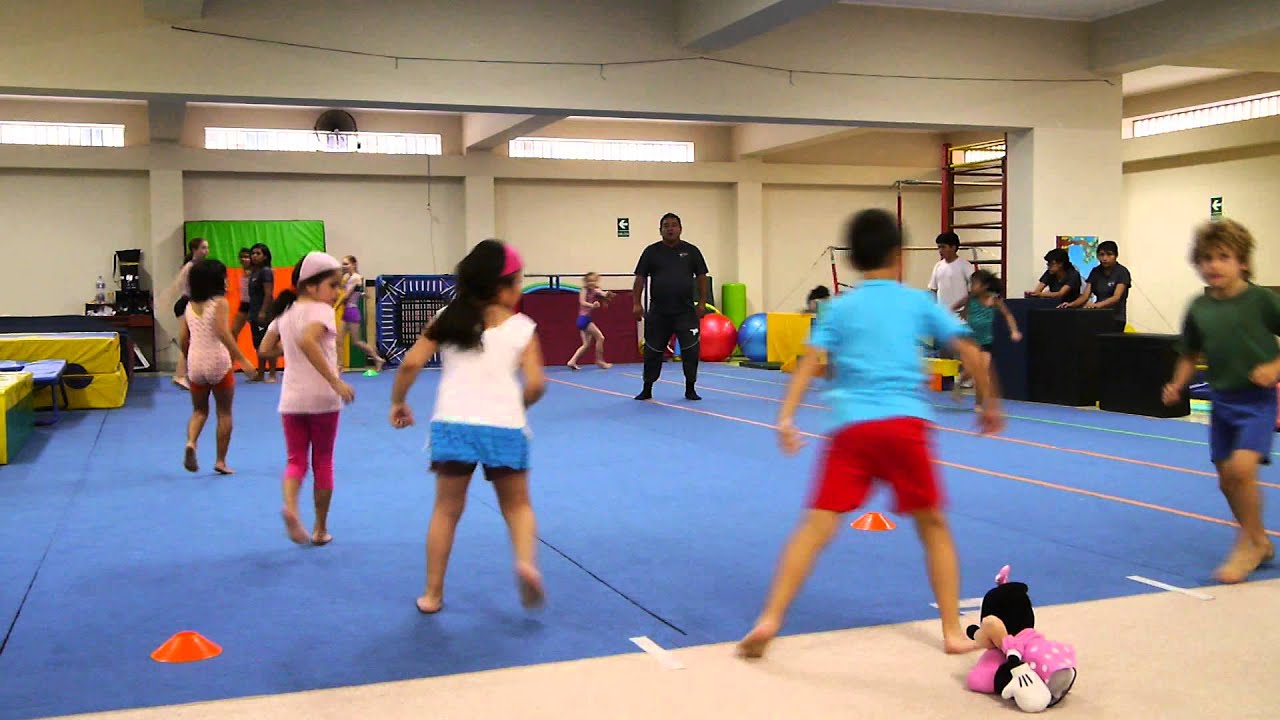 Niños a correr Gimnasia Artistica Koala Kids Club - YouTube