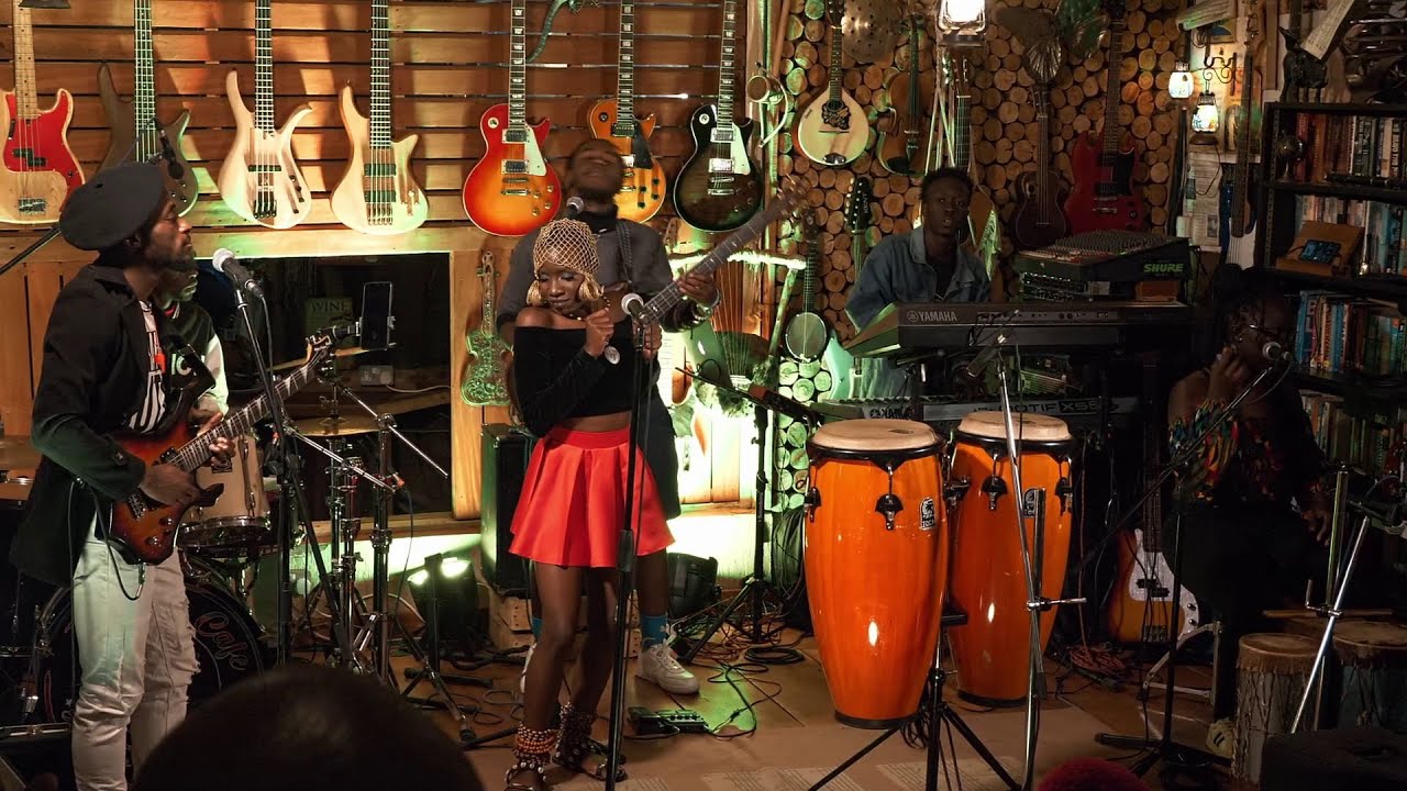 KOKO KOSESO Live at the Geco Cafe Pt 1 - YouTube