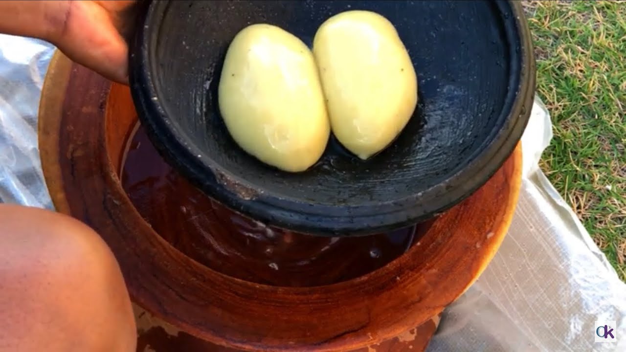 How To Make Pounding Fufu In Abroad ||Alongside Palm Soup And Okro ...