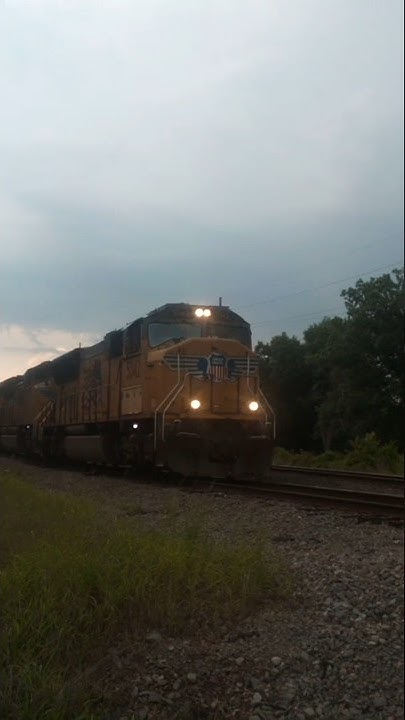 UP #5042 leads a EB UP Manifest with a KCS unit trailing third to Elton, Louisiana!!!! - YouTube