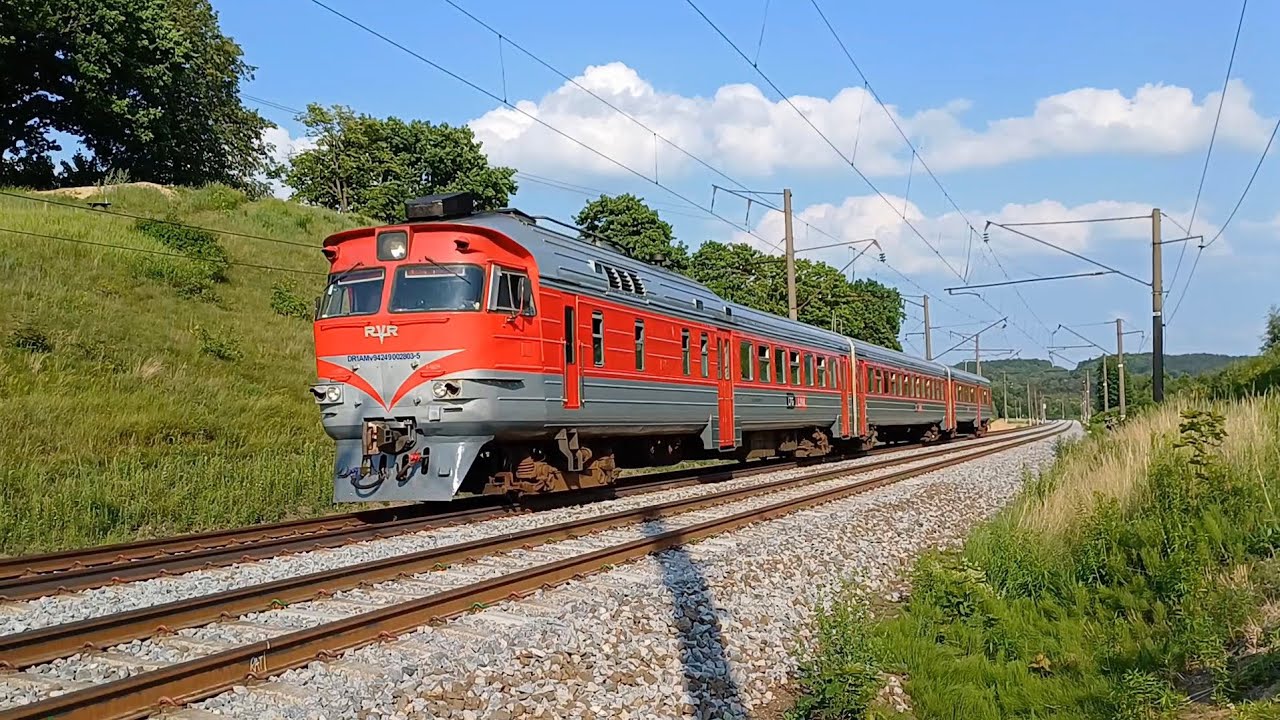 LTG Link DR1A-280 with friendly train driver - YouTube