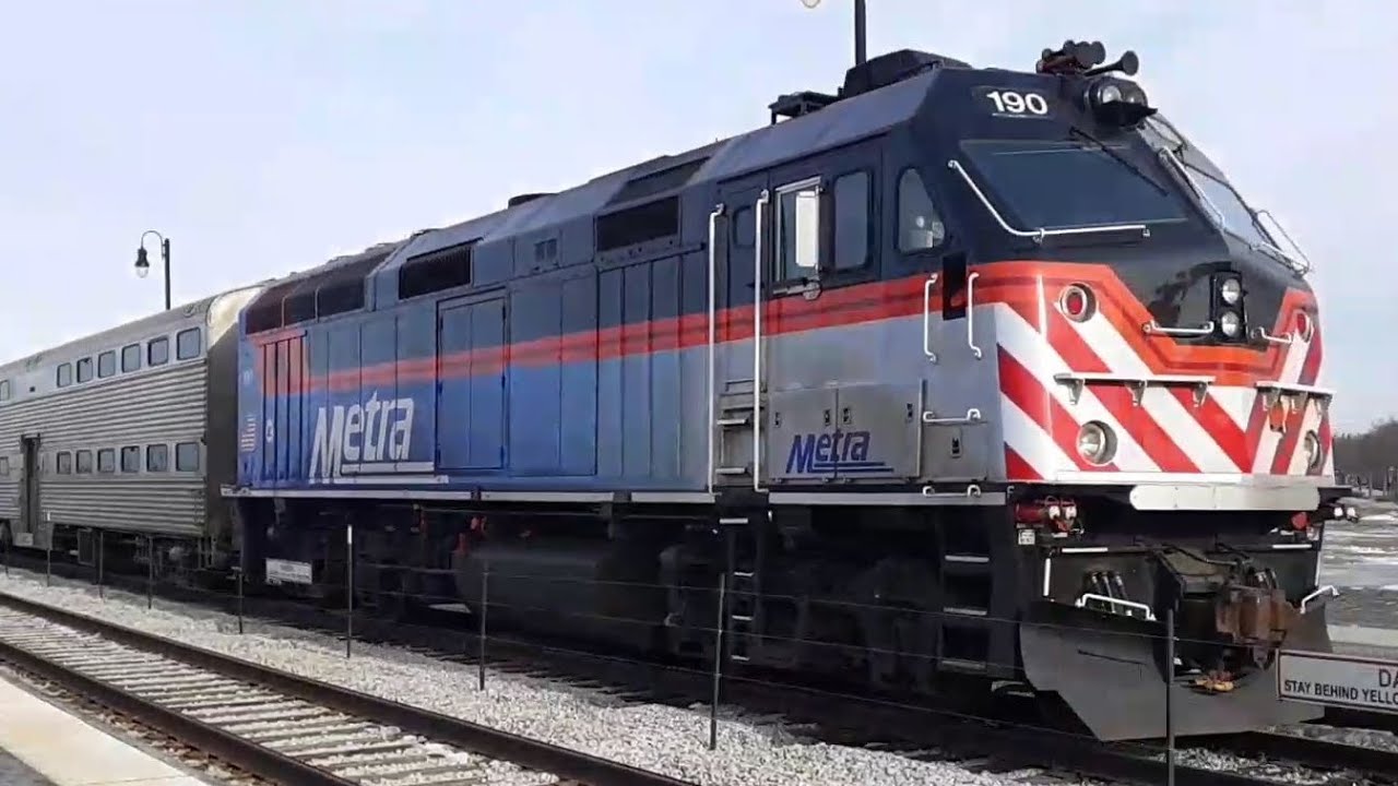 Metra 190 Backing Into Orland Park 143rd Station With Crazy Loud ...