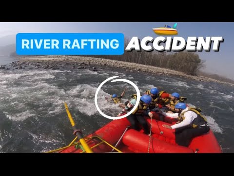 River Rafting Accident in Rishikesh - YouTube