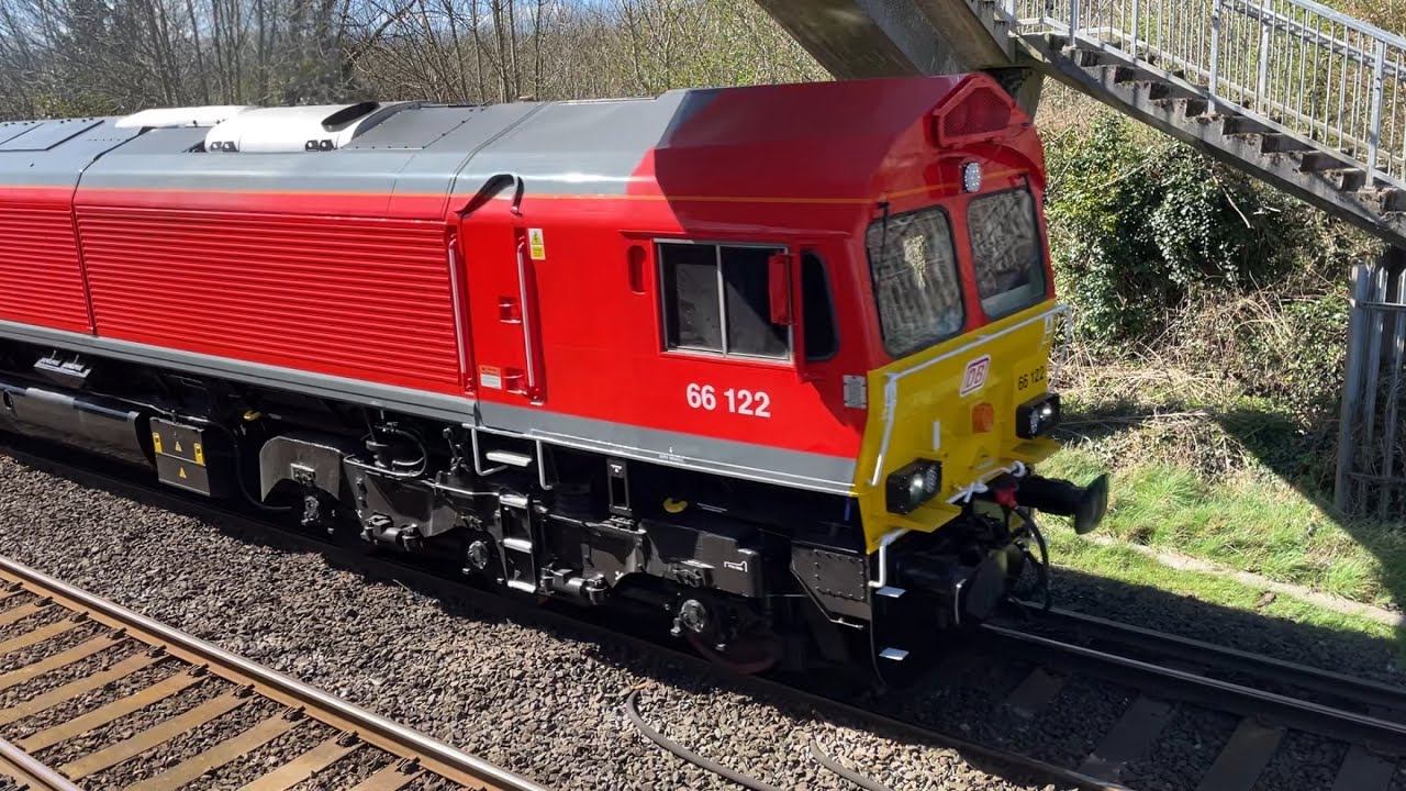 Class 66 | 66122 + 66177 | DB Cargo UK | Top & Tail - YouTube