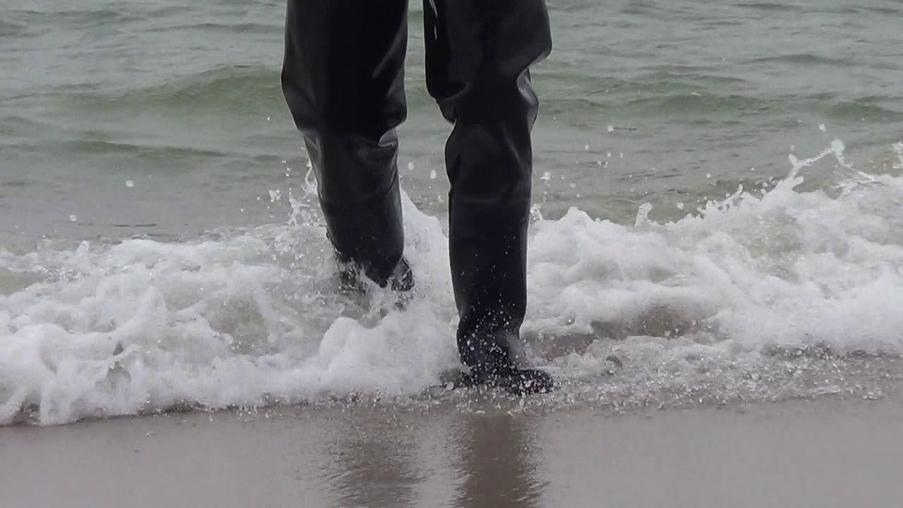 Flooding waders in Baltic Sea. - YouTube