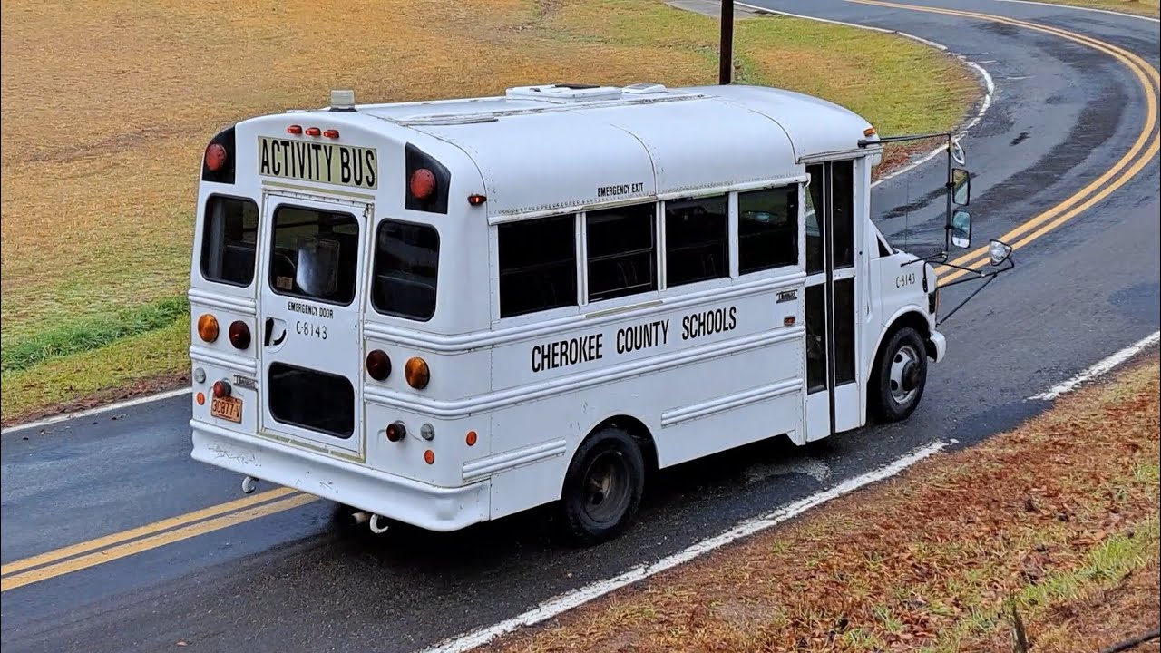 Bus C-8143 Backing Up and Leaving the Bus Garage - YouTube