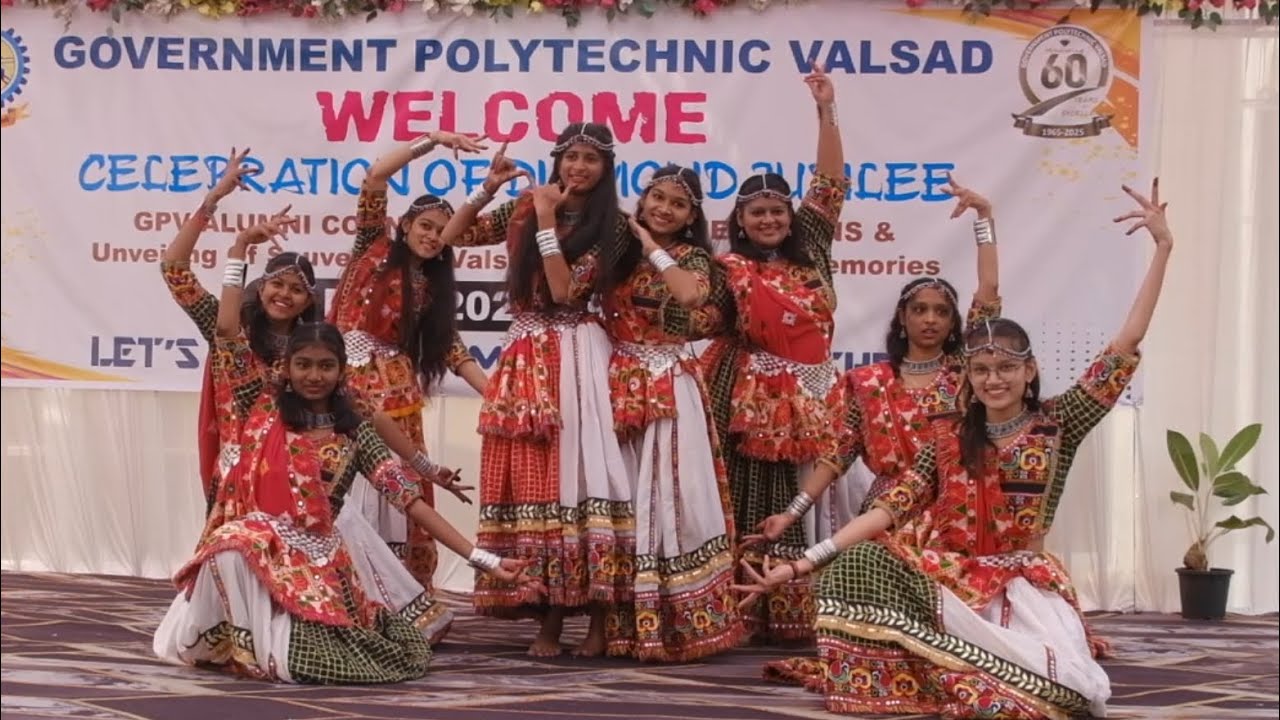 Traditional Gujarati Garba 💃 | GP Valsad 60th Year Celebration ...