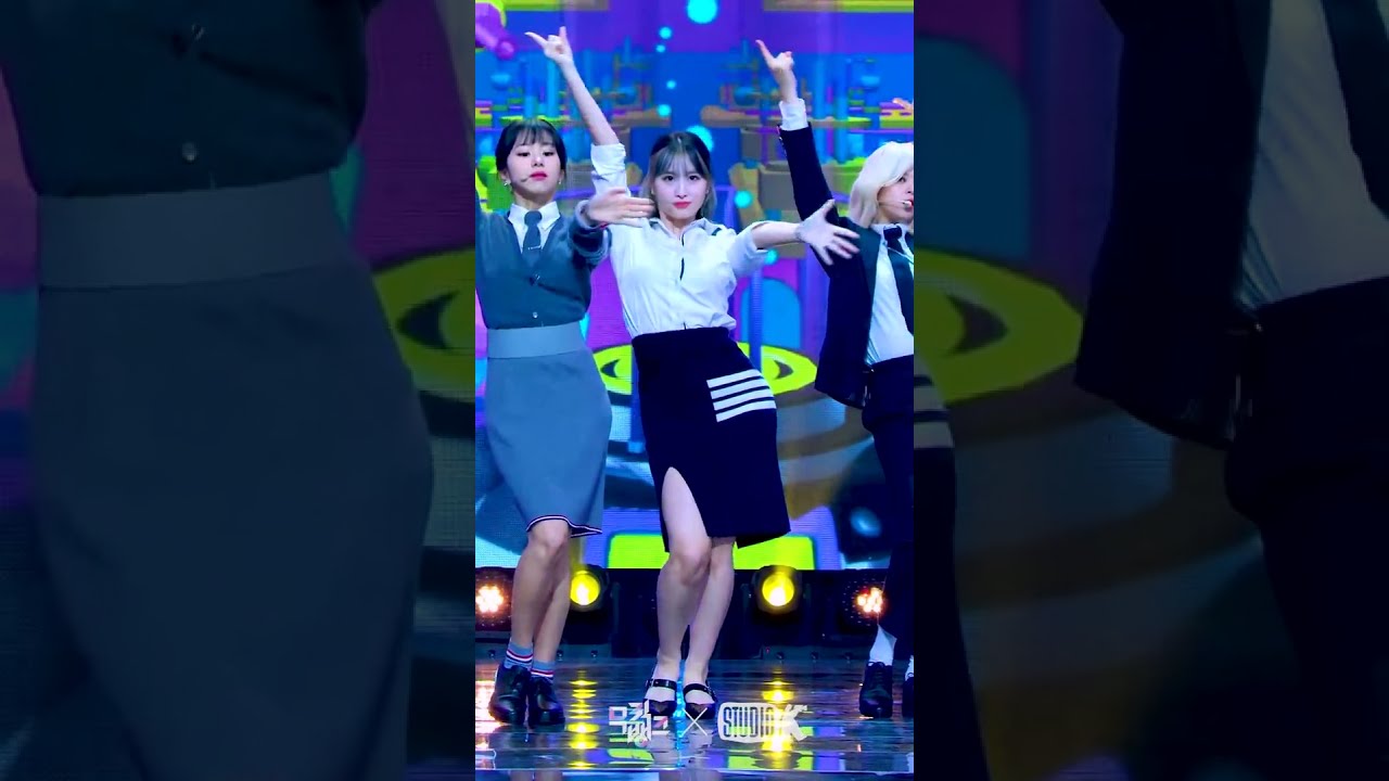 트와이스 모모 직캠 교차편집 'SCIENTIST' TWICE momo FanCam stagemix - YouTube