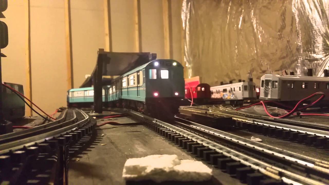MTH subways model trains just moving them around - YouTube