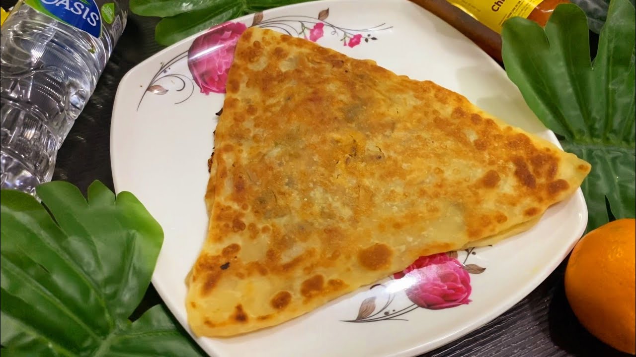 Chicken Paratha Recipe | Breakfast Ideas | Triangle Stuffed Paratha ...
