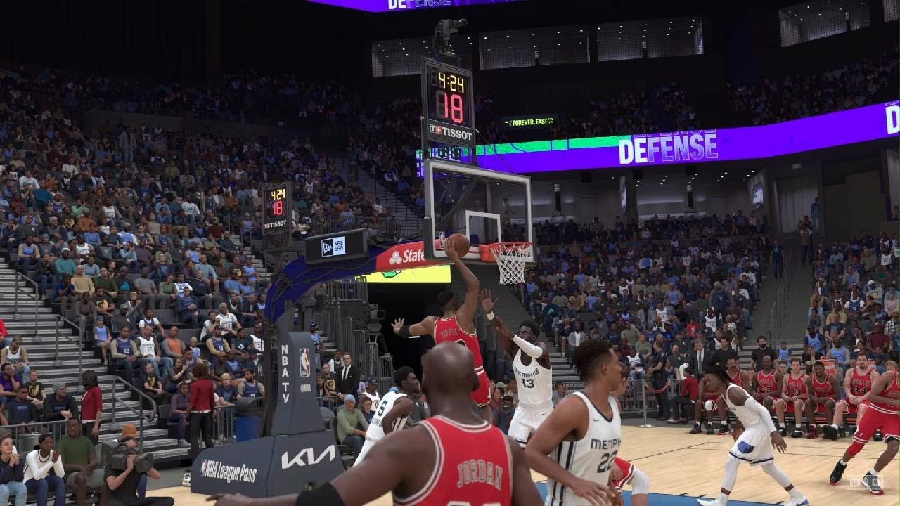 NBA 2K24 MICHAEL JORDAN PASS TO PIPPEN GETS THE ONE HANDED SLAM OVER ...