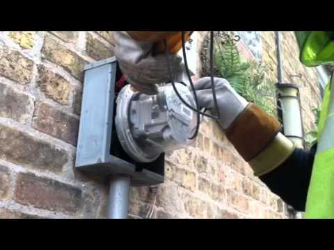 Installing smart meter - YouTube