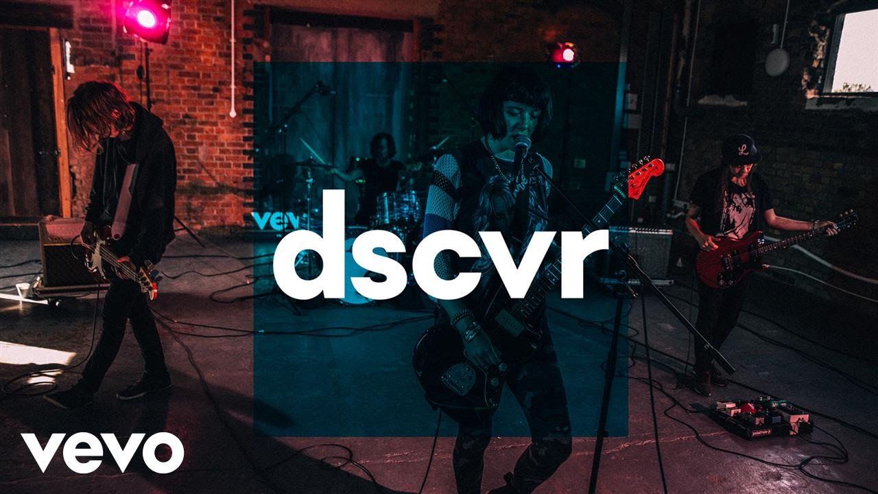 Dilly Dally - Ice Cream - Vevo dscvr (Live) - YouTube