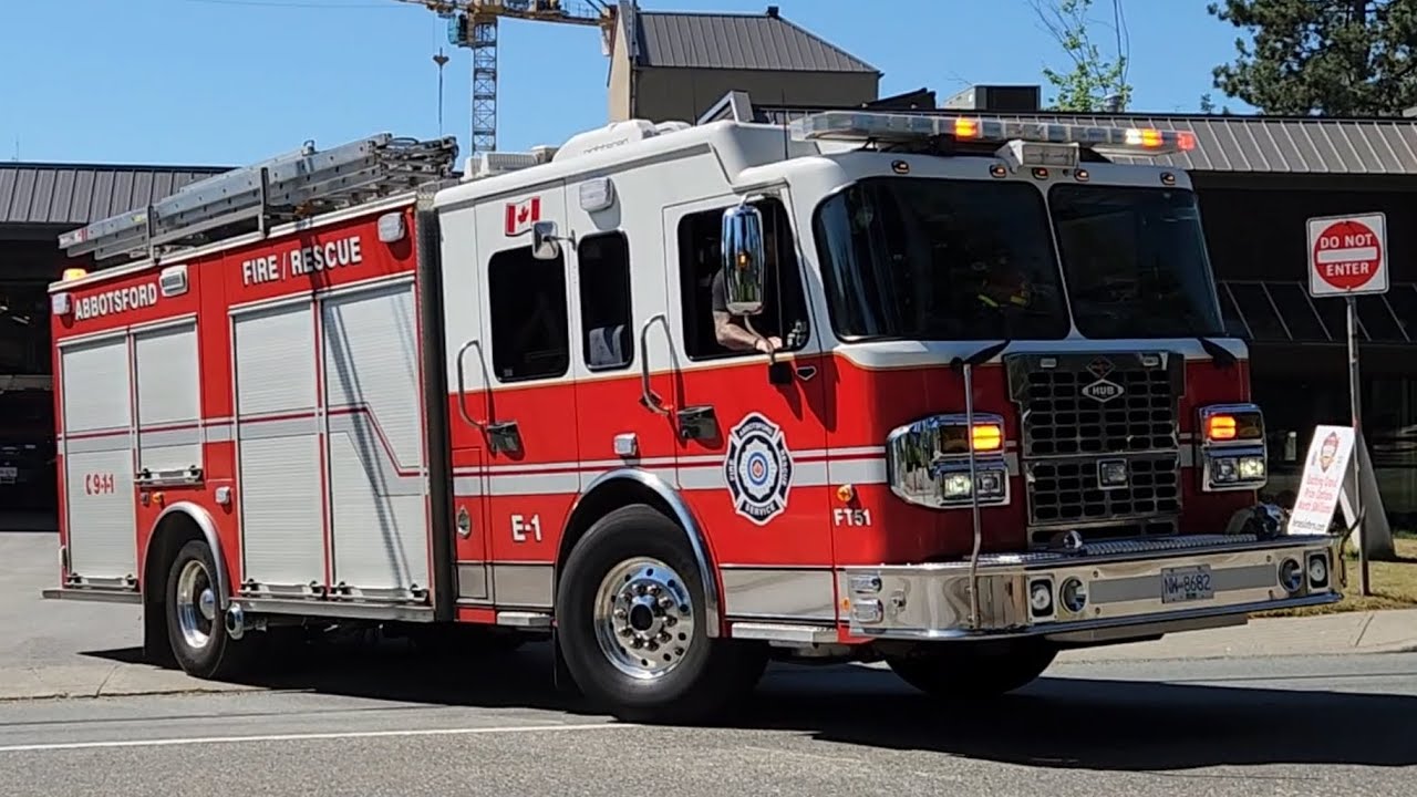 Abbotsford Fire Engine 1 & BCAS Responding - YouTube