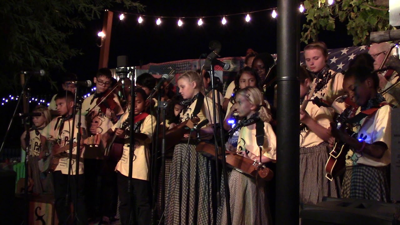 Jam Pak Performs Take Your Shoes Off, Moses at Beach Day 2019 - YouTube