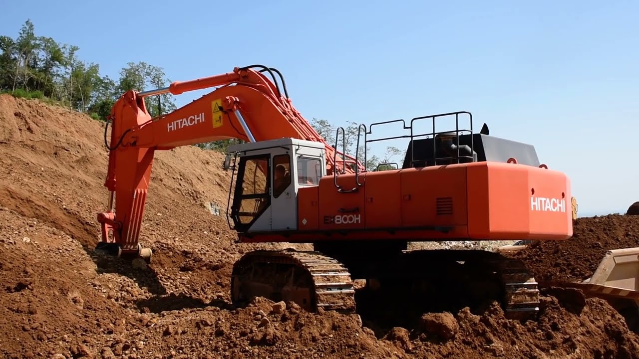 Hitachi EX800H loading 772 - Part 1 - YouTube