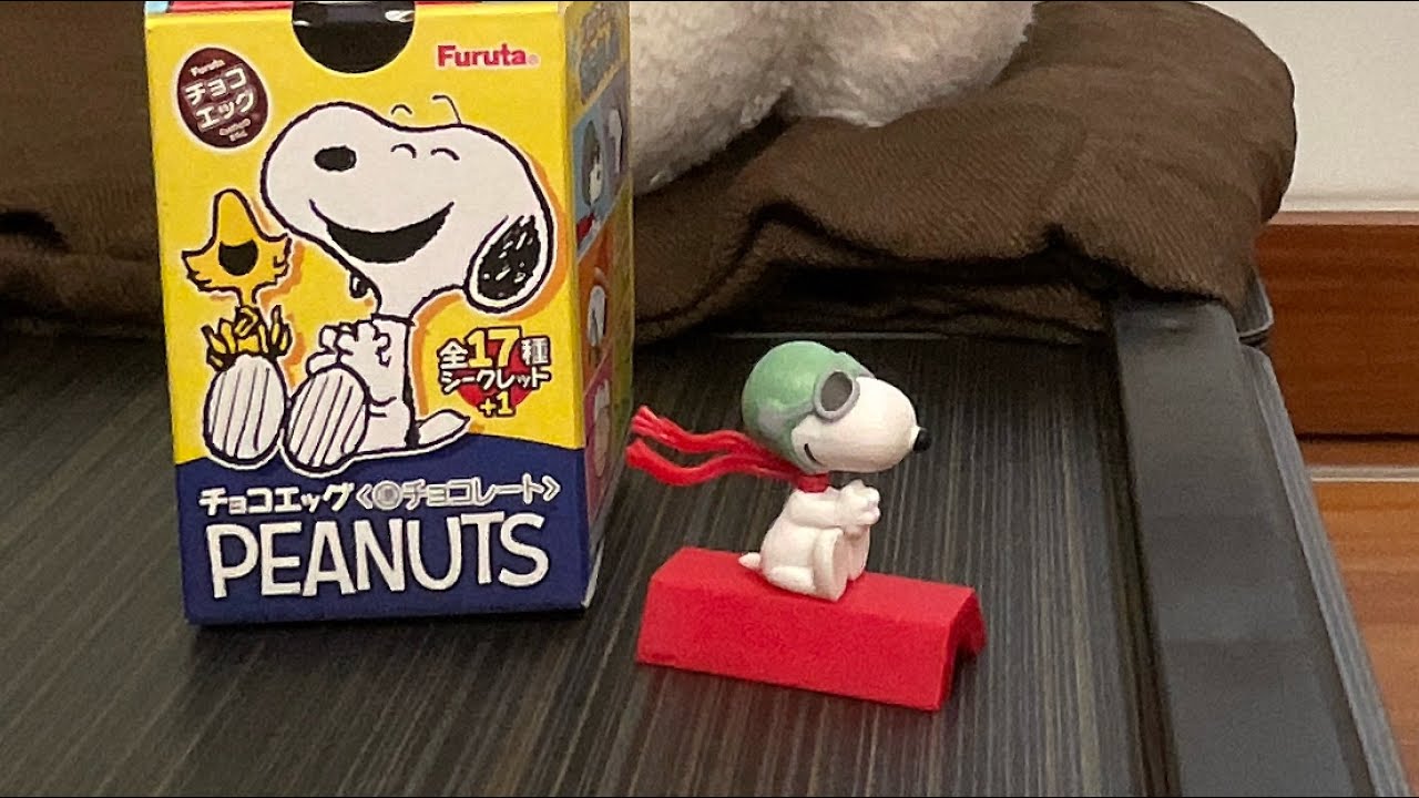 SNOOPY CHOCO EGG - YouTube