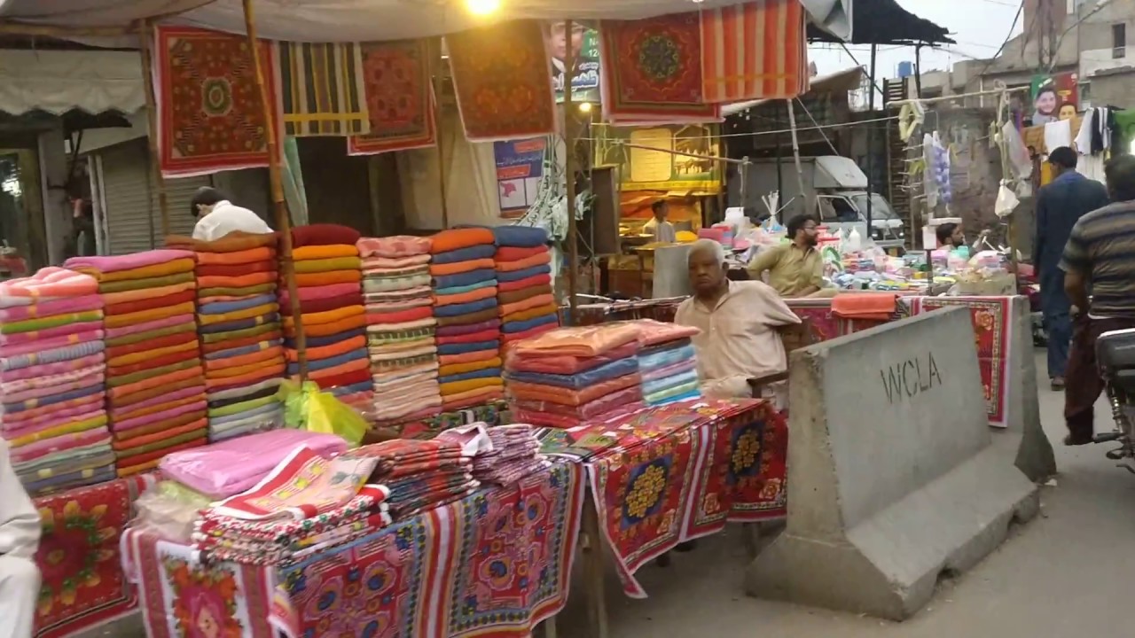 Inside Historic Kashmiri Bazaar - YouTube