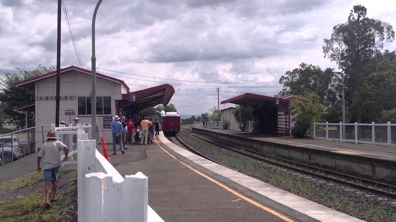 Laidley Spring Festival 2014 - Steam train departing for Gatton. - YouTube