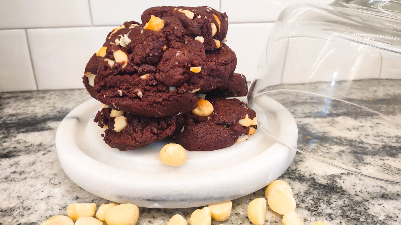 Johnny's Favorite Cookies. Cacao Fudge with Macadamia Nuts - YouTube