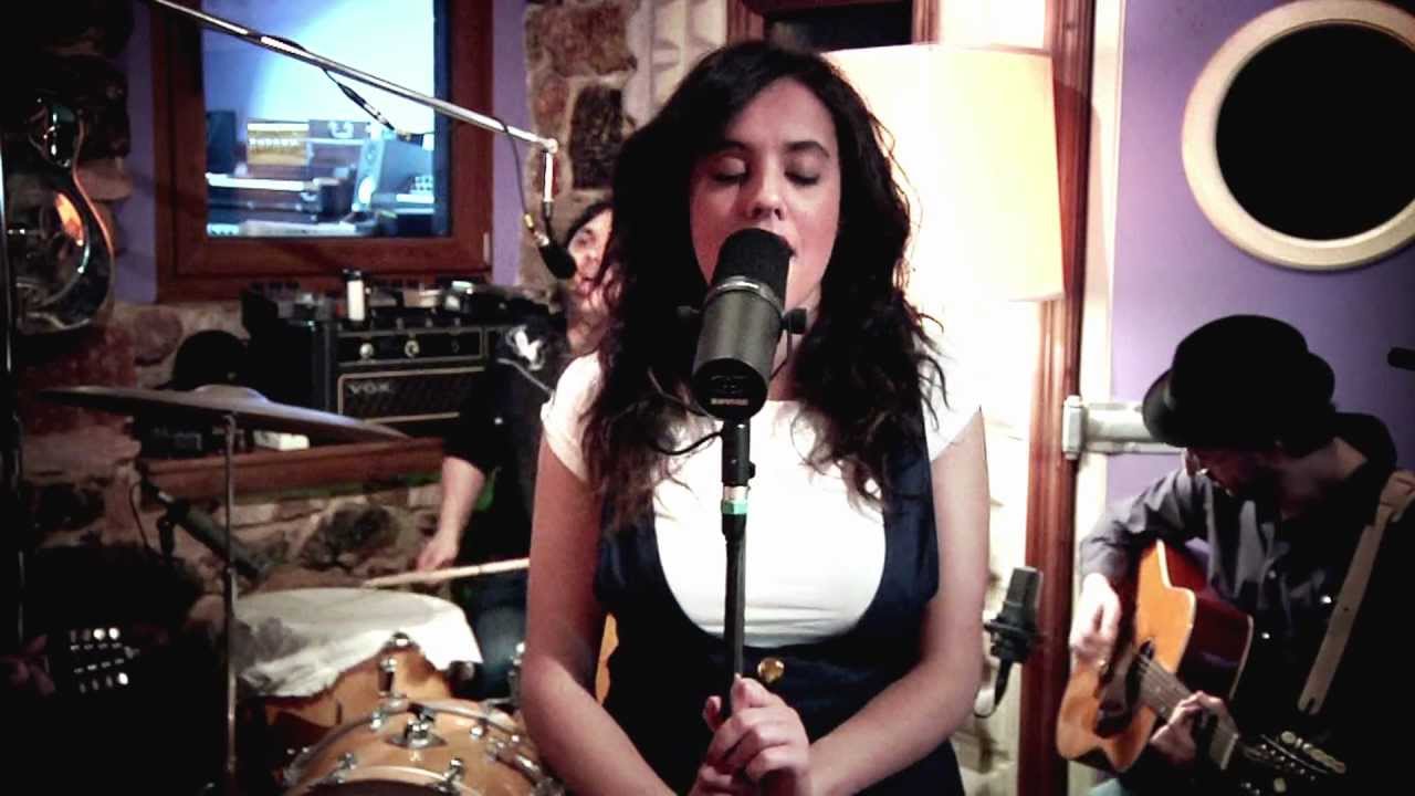 Alexandra in Grey-Alice (Live at Acme Studios) - YouTube