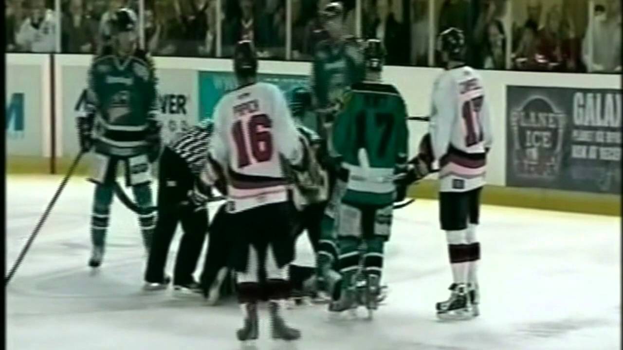 Andrew Sharp vs Mike Hartwick - YouTube