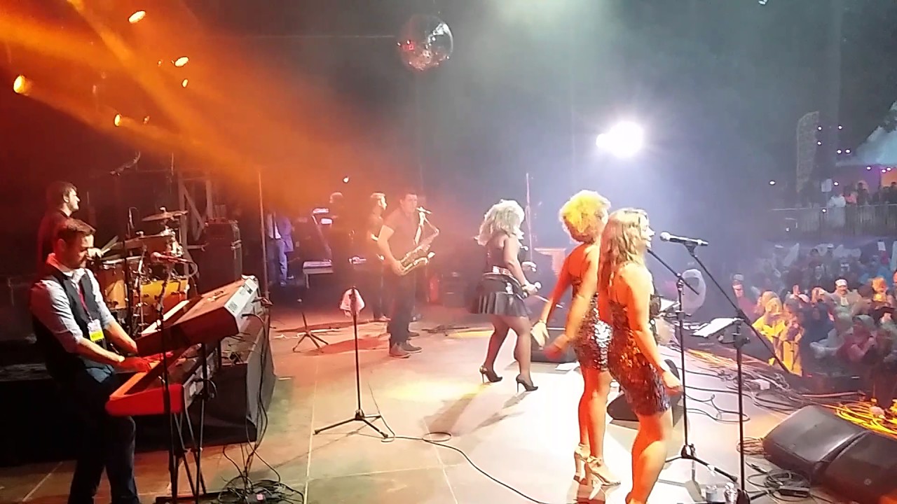 Kinisha As Tina Turner, Simply The Best in Estonia - YouTube
