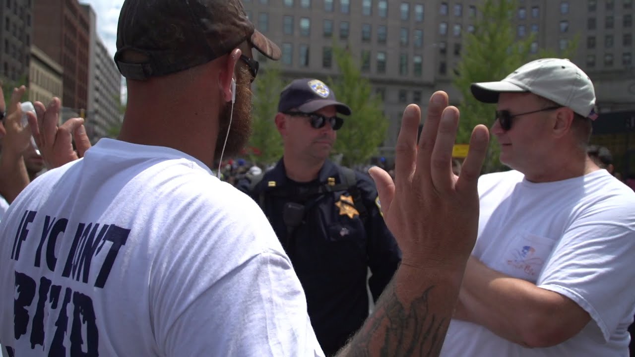 Police quickly de-escalate possible violent situation between ...