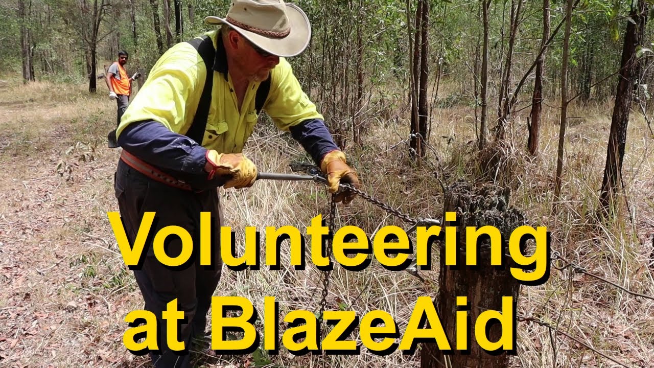 Volunteering at BlazeAid - YouTube