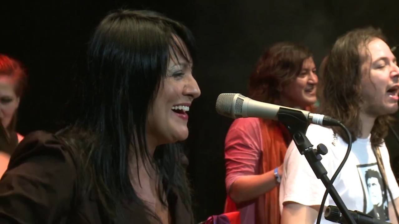 La Bruja Salguero & Bruno Arias - Sol de los Andes - YouTube