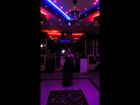 Nerden sevdim o zalimi defne su