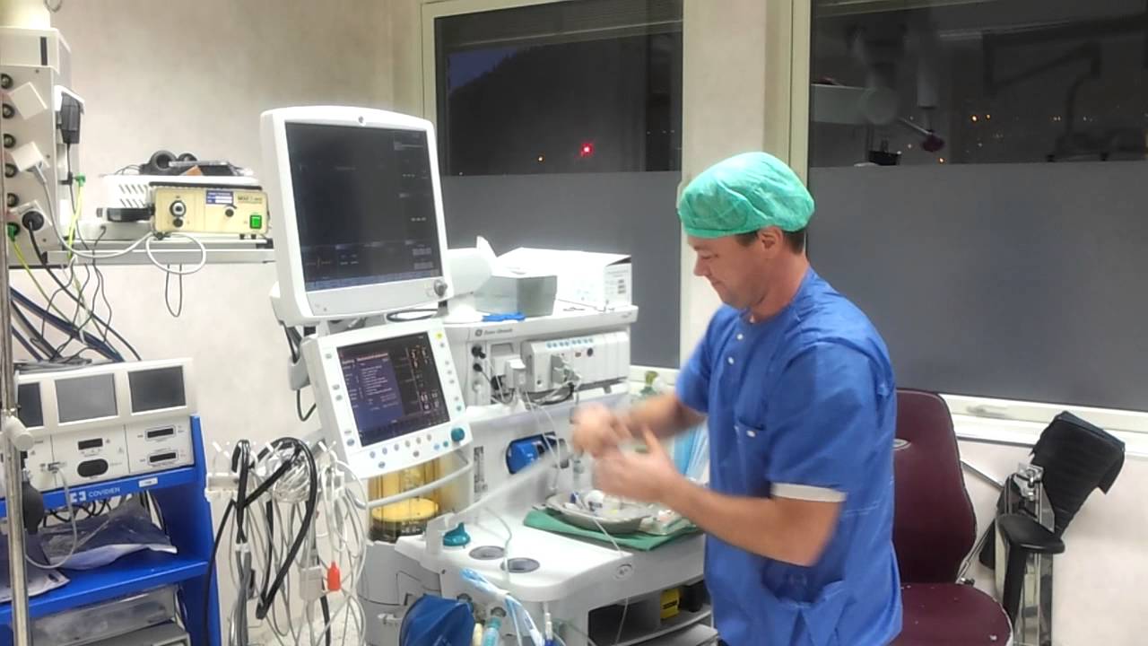 Starting the anesthesia machine - YouTube