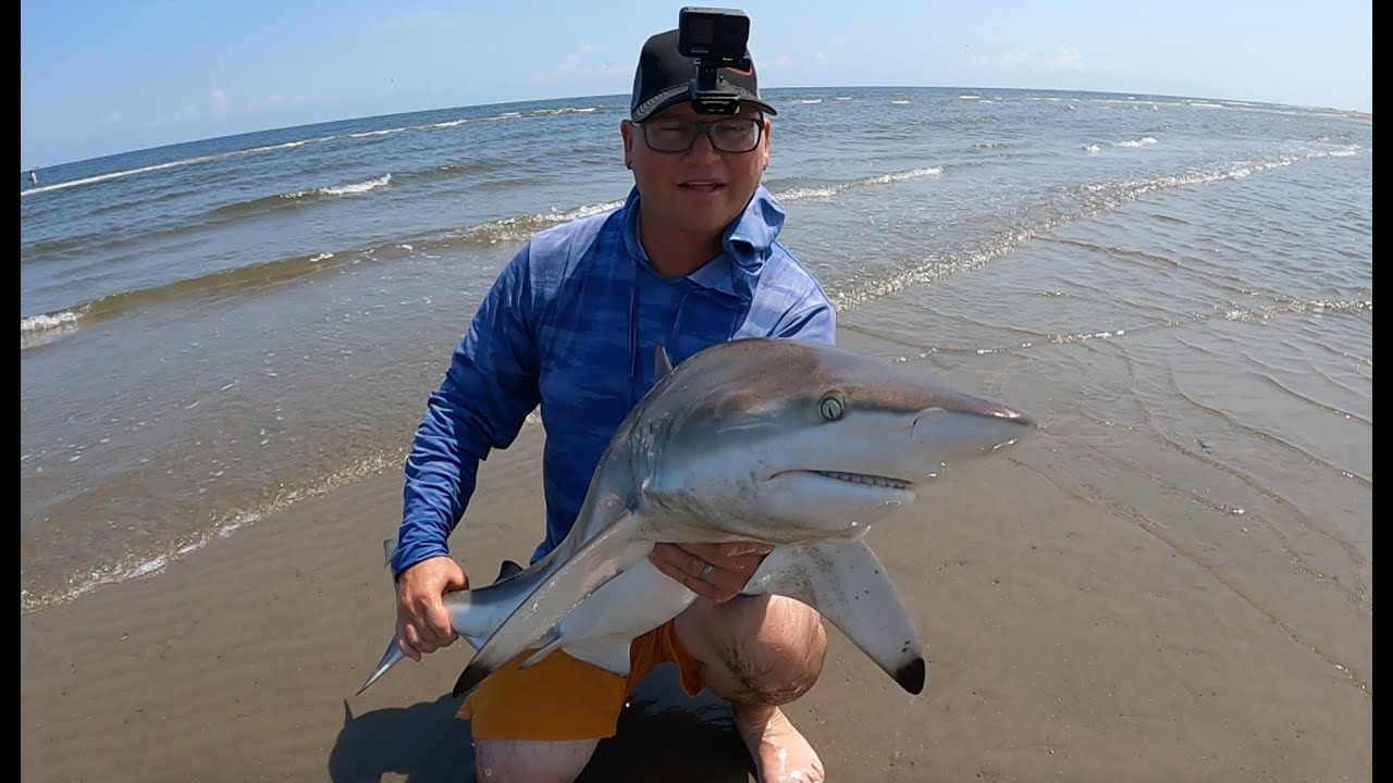 Surf fishing for big fish | Gulf Of Mexico - YouTube