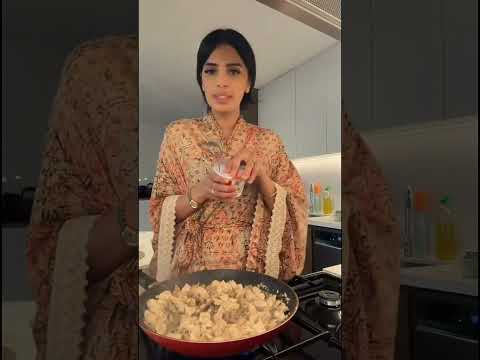 Yousra à Dubaï 