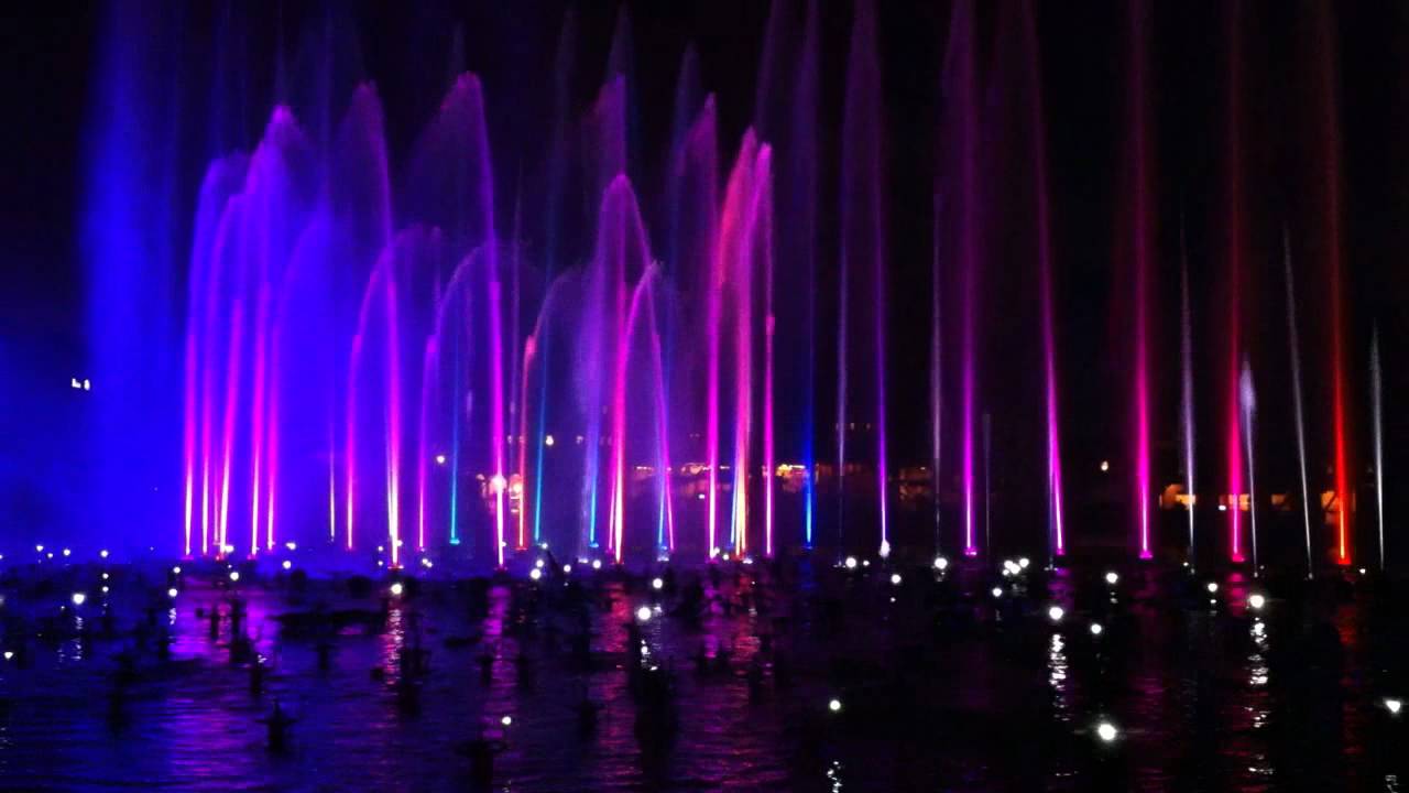 World of Color Water Show - Disneyland California Adventure Park - YouTube