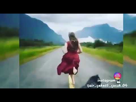 Şair ceketli çocuk