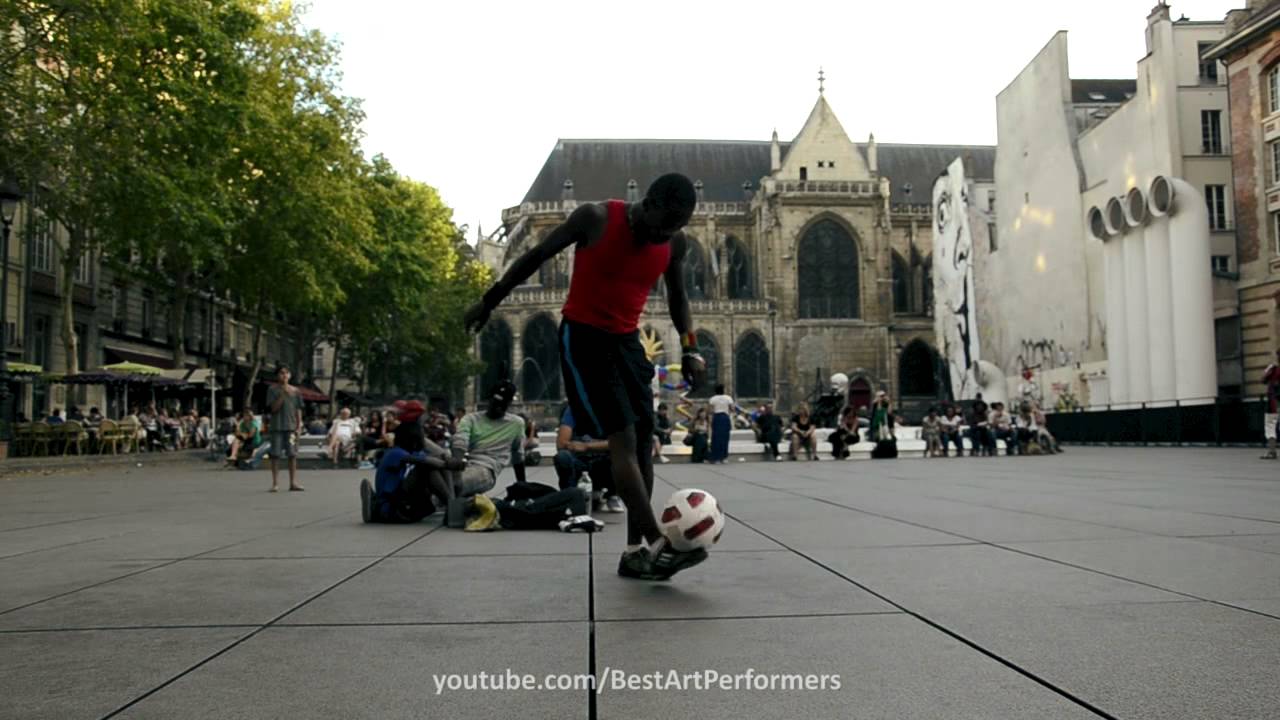 STREET FOOTBALL FREESTYLE in Paris [HD] - YouTube
