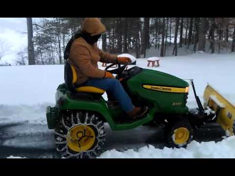 First snow with the John Deere X530! - YouTube