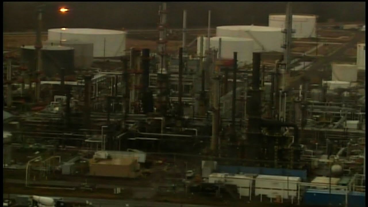 Evacuation Lifted After Refinery Explosion - YouTube