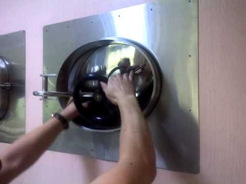 Elliptical Manway Operation - YouTube