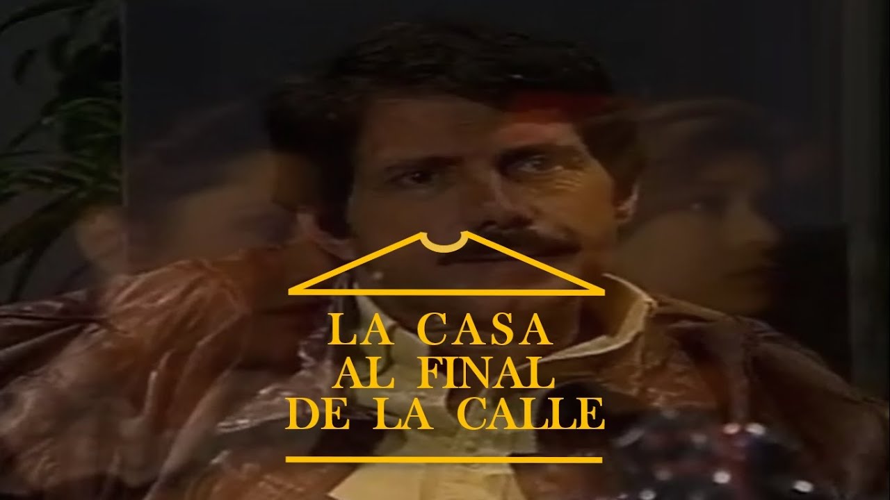 La casa al final de la calle - Tema de entrada - YouTube
