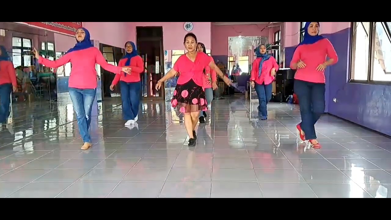 Crystal Cha Line Dance. - YouTube