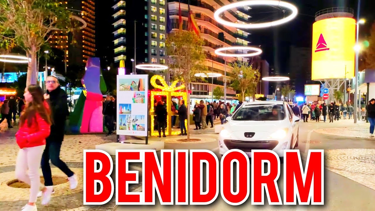 BENIDORM 🇪🇦 CHRISTMAS LIGHTS 2022 DECEMBER SPAIN Costa Blanca Walking ...